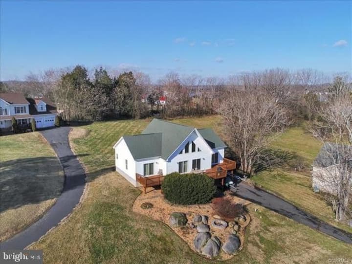 Hilltop Casa With Sunrise Lake View - Lake Anna, VA