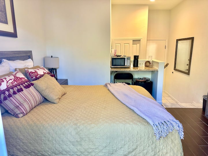 Cozy Foothills Studio - Tucson, AZ