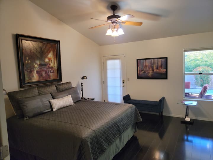 Secluded, Executive Master Suite, Private Entrance - Oro Valley, AZ