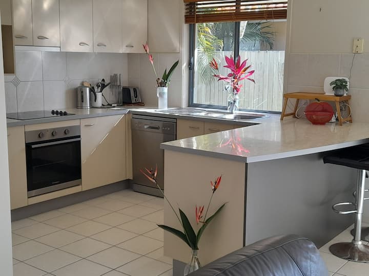 Home. 2 Bed 1 Bthm. - Coolum Beach