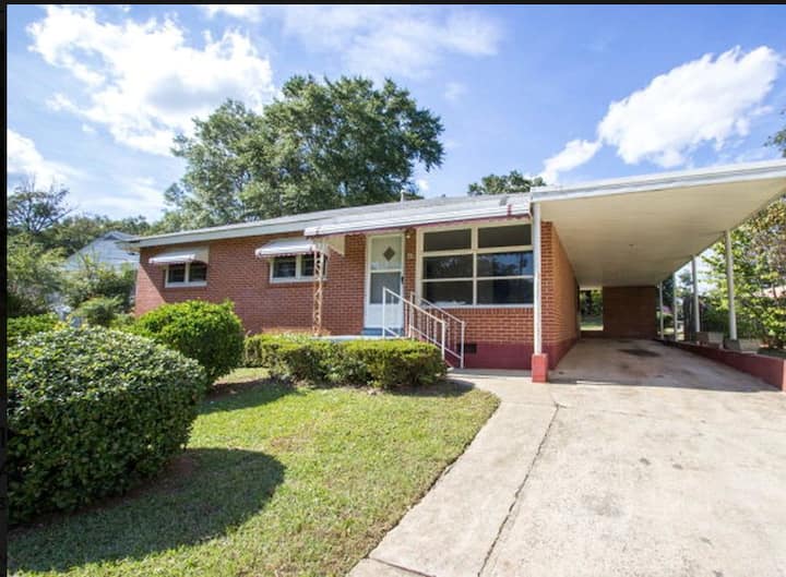 Airbnblockbuster! Near Stadium / Downtown. - Athens, GA