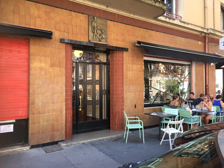 Lyon Centre Quai Du Rhône Côté Facultés Hôpitaux - Lyon