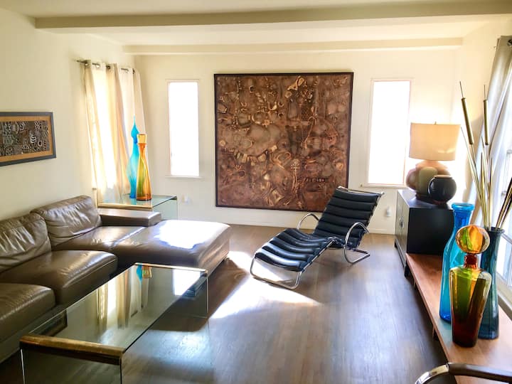 An Eclectic And Serene Oasis In The Heart Of La - Hollywood