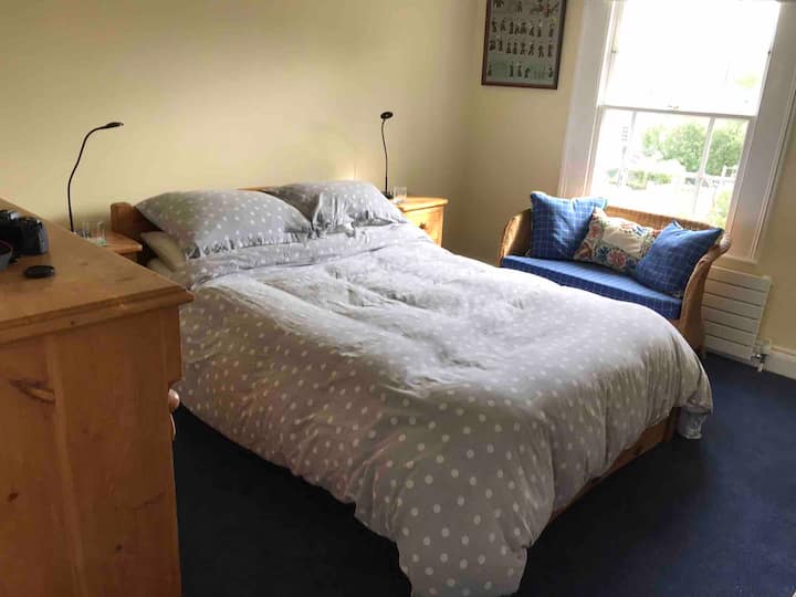 Victorian House, Room With Double Bed And En Suite - Bristol