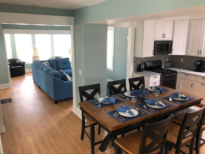 Downtown Newport  Newly Remodeled Home - Newport, RI