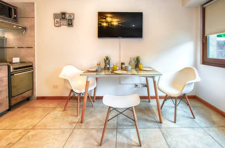 Moderno Departamento Centrico Con Wifi Y Cochera. - San Carlos de Bariloche