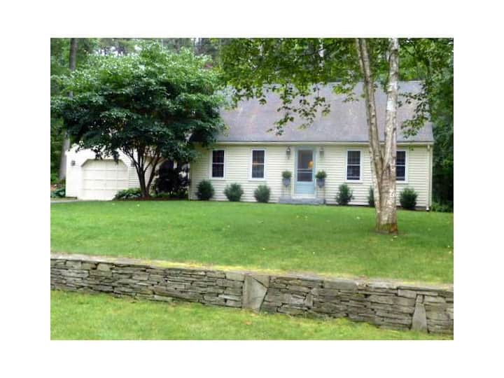 Alluring And Comfortable Cape 1 Mile From K Beach - Kennebunk, ME