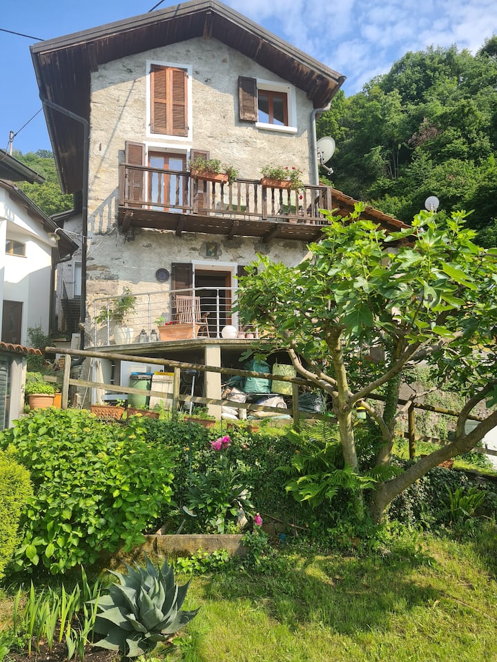 Charming House With Fabulous Views - Gambarogno