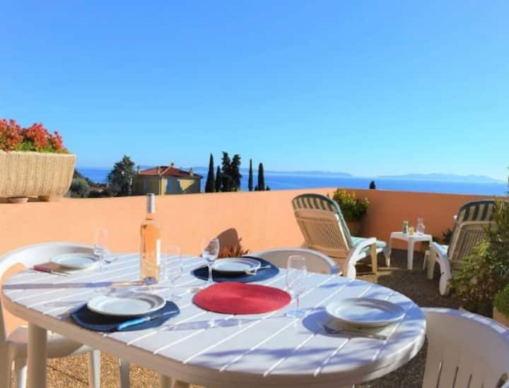 Vue Exceptionnelle Sur La Mer, Situation Ideale - Le Lavandou