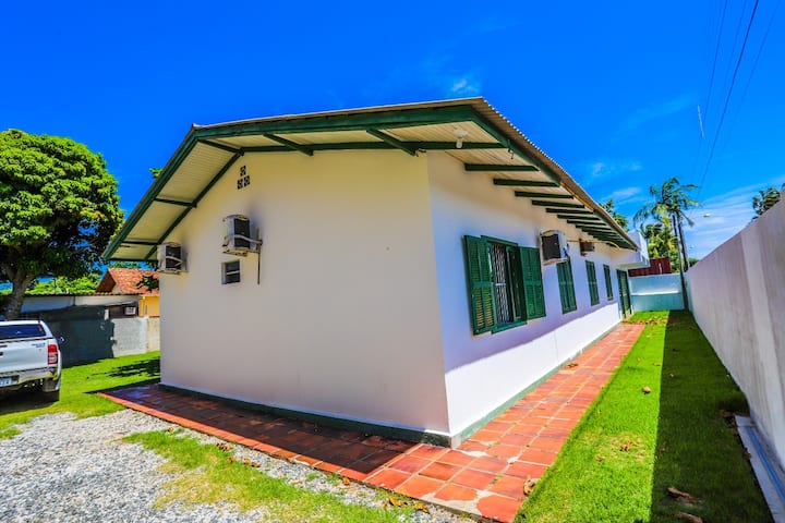 Casa Ampla 04 Quartos Próximo Praia E Beto Carrero - Penha