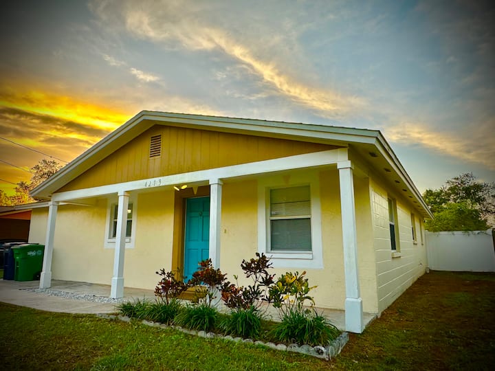 Mid Cent Modern Near Beach 🏖 Bush Gardens 🎢 Usf 🎓 - Temple Terrace, FL