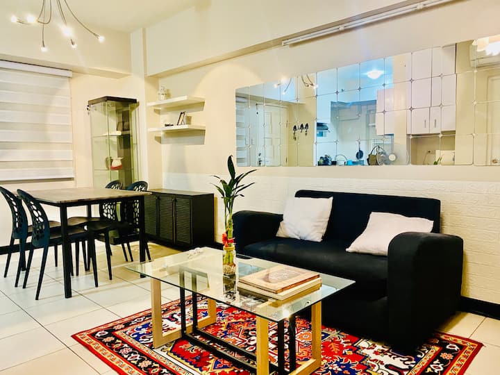A Lovely 2br Fully-furnished Minimalist Condo - Manila