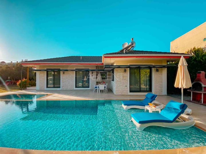Hisarönü Merkezde Müstakil Villa - Çalış Beach