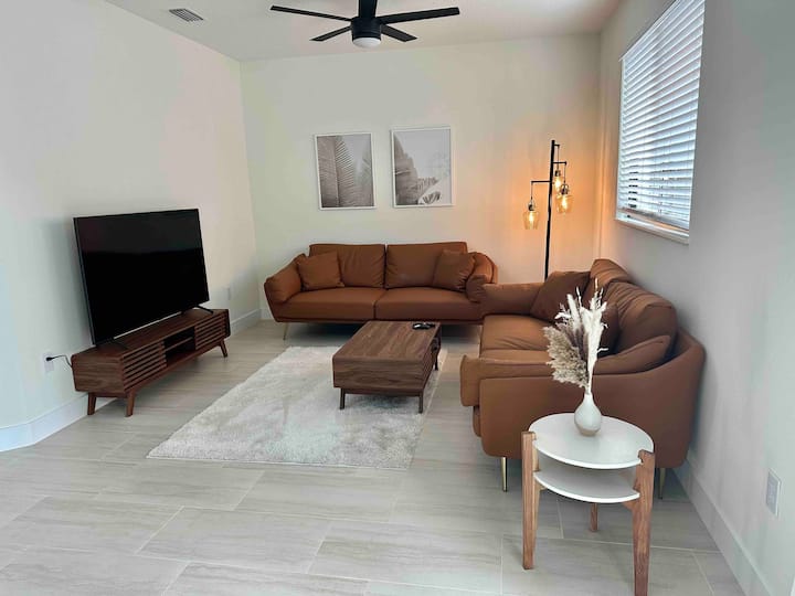 Beach Life Home - Clearwater