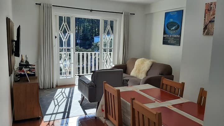 105 Apto Na Av Principal, Excelente Localização. - Campos do Jordão