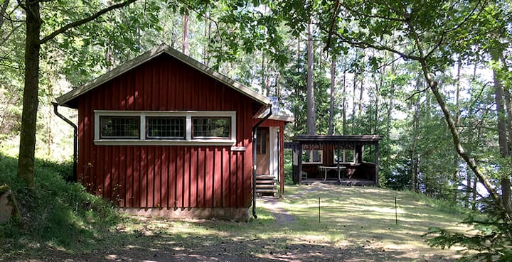 Fridfullt Och Naturnära Boende Med Skog Och Sjö - Svenljunga