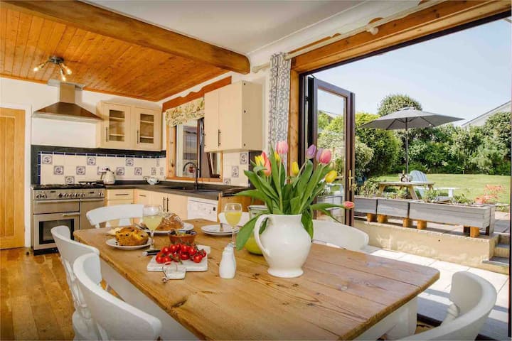 St Agnes.  Lovely Home, Close To The Beach. - Porthtowan