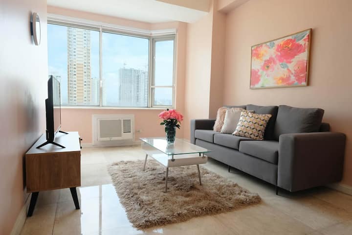 Prime Location! Spacious 1 Br W/ Queen Bed (Ml10) - マニラ