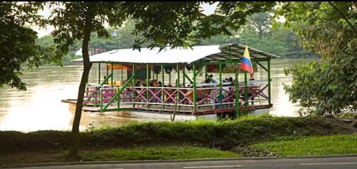 Hermosa Casa A Orillas Del Rio Sinu - Montería