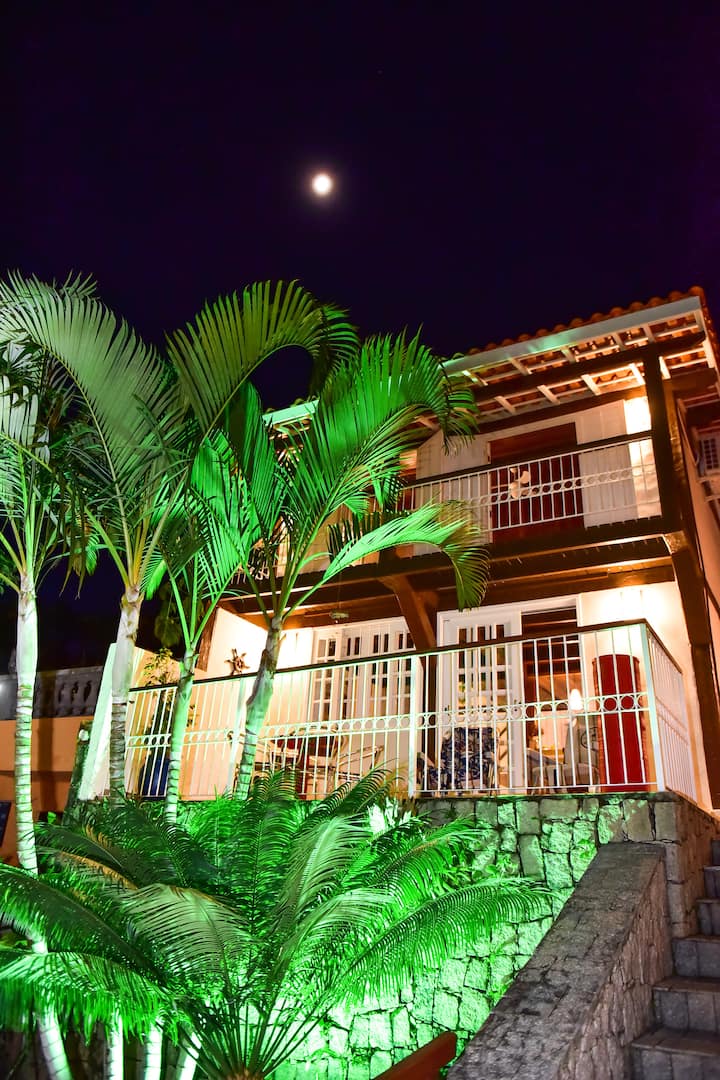 Lindo Chalé Com Bela Vista - Chalé Vida Boa - Ilhabela