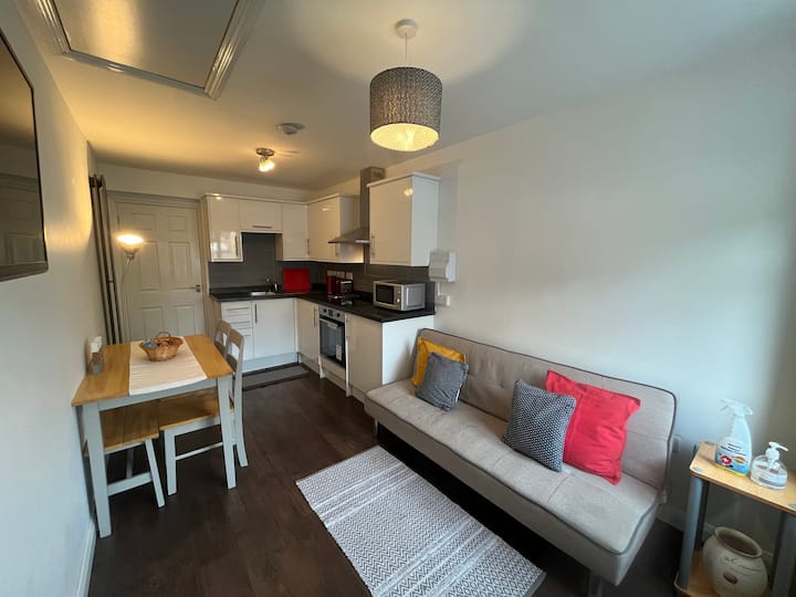 Serviced Apartment In Bradley Stoke, Bristol - Bristol
