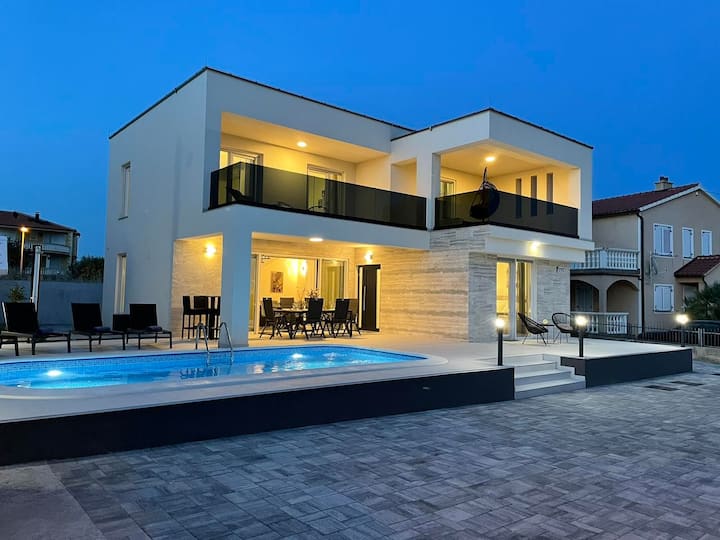 Nova I Moderna Villa S Bazenom U Vodicama - Vodice