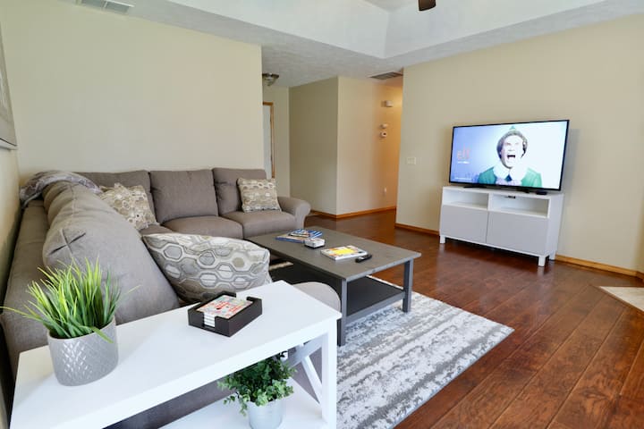 Greenway Place, 3bd/2ba King Bed, Sleeps 8 - Springfield, MO