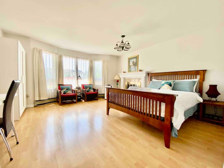 Metrotown Cozy 3-bedroom Suite In Burnaby - Burnaby