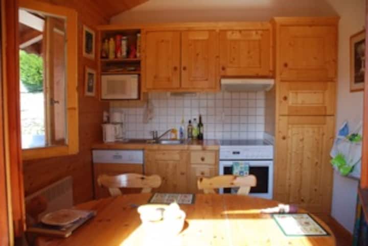 Chalet Apartment, Village Centre Close To Ski Lift - Courchevel 1850