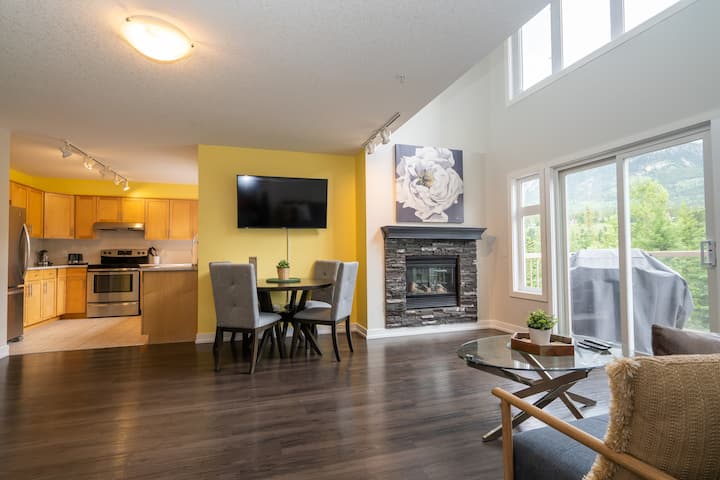 Mountain View Penthouse!!! - Canmore