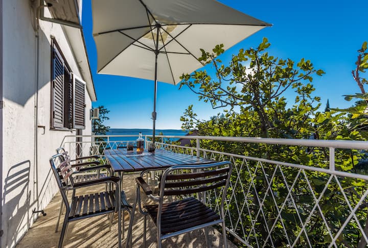 Apartment For 5 People - Starigrad