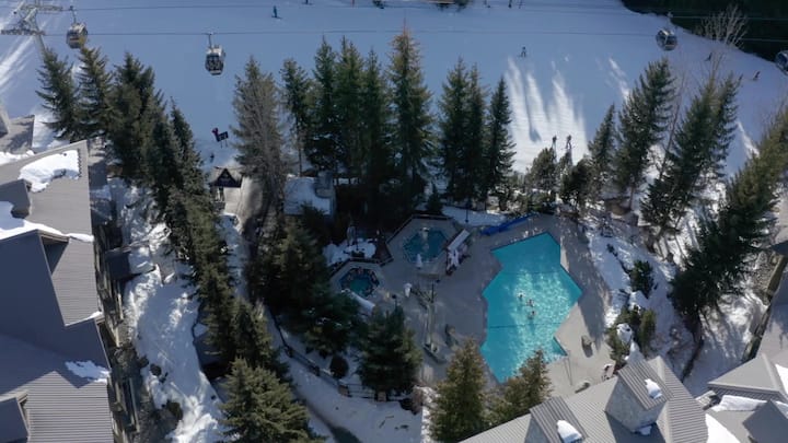 Hot Tub Access! Ski-in/ski-out+ Activity Discounts - 威士拿