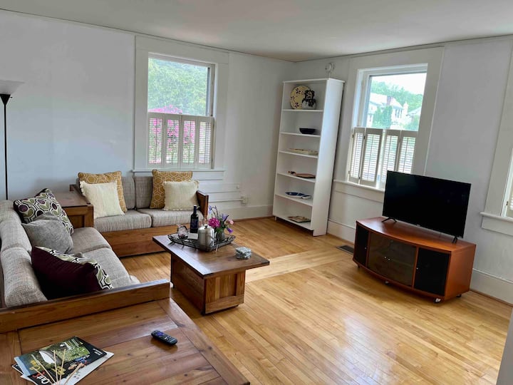 Historic Retreat - Lee, MA