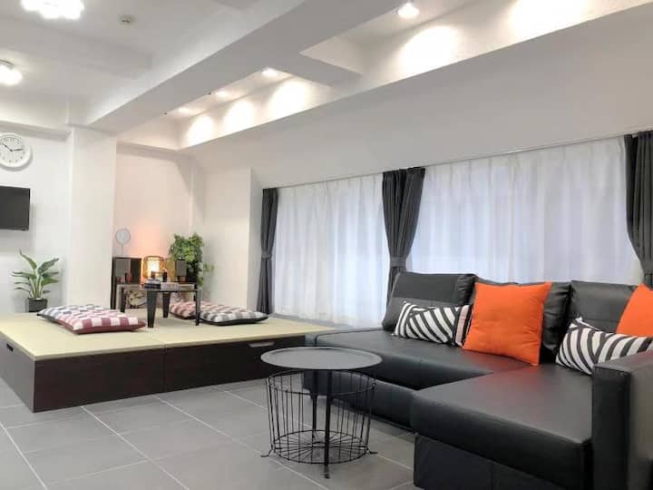 駅チカ！山手線大塚駅徒歩3分/和と洋の融合、モダンな広々48㎡ワンルーム/最大８名/生活便利/no２ - Ikebukuro