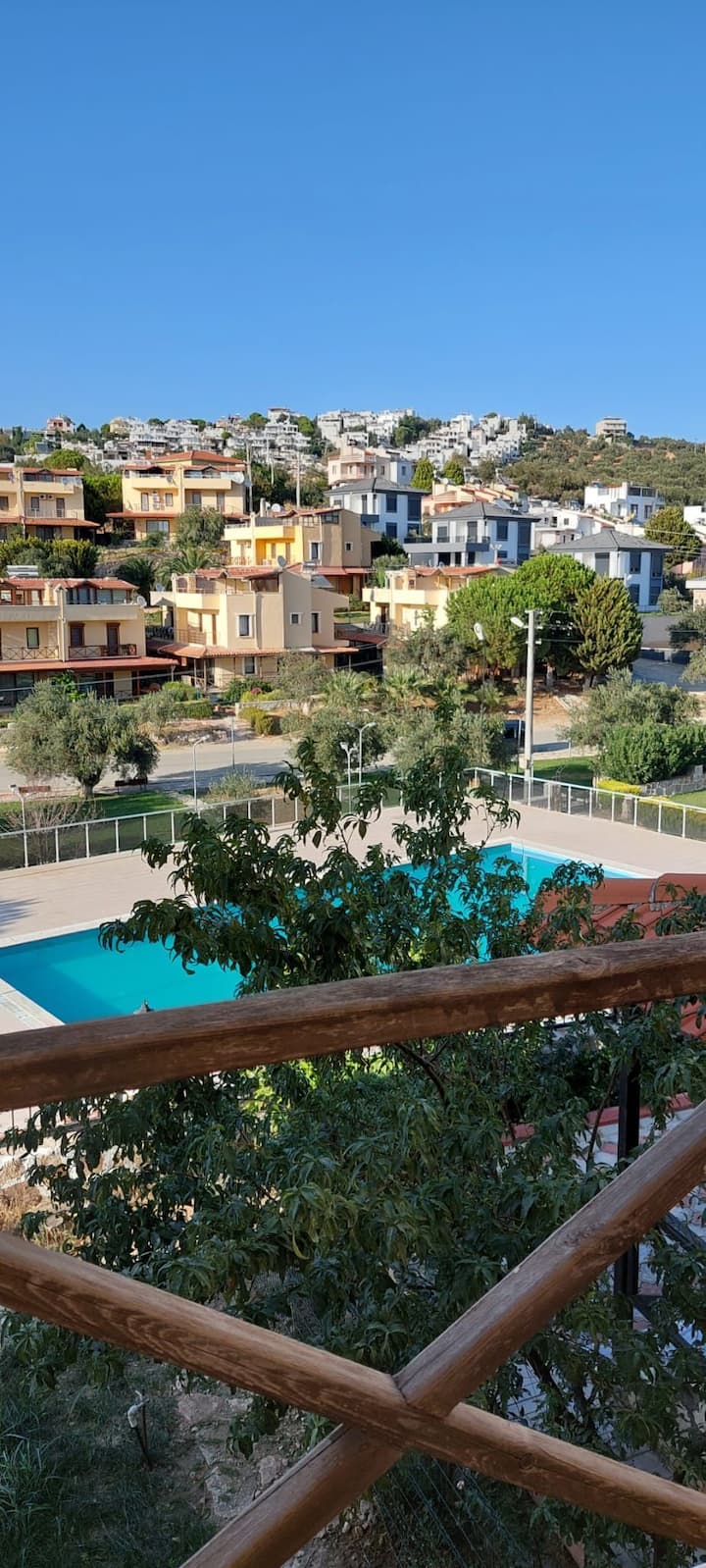 Denize Sıfır Havuzlu Sakin Sitede Tripleks Villa - Gömeç