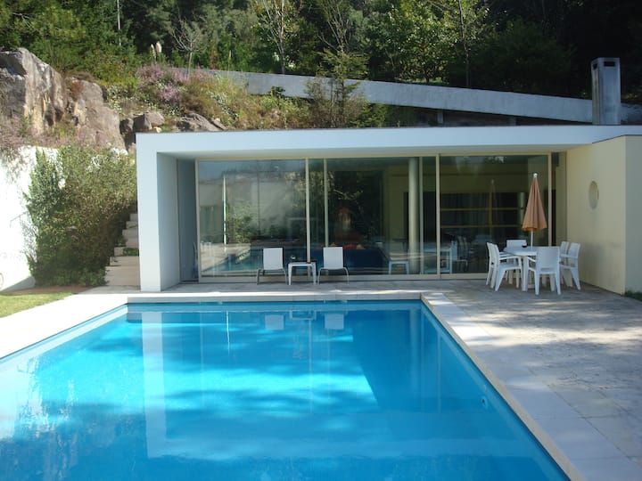 The Pool House-up To 10p - Porto