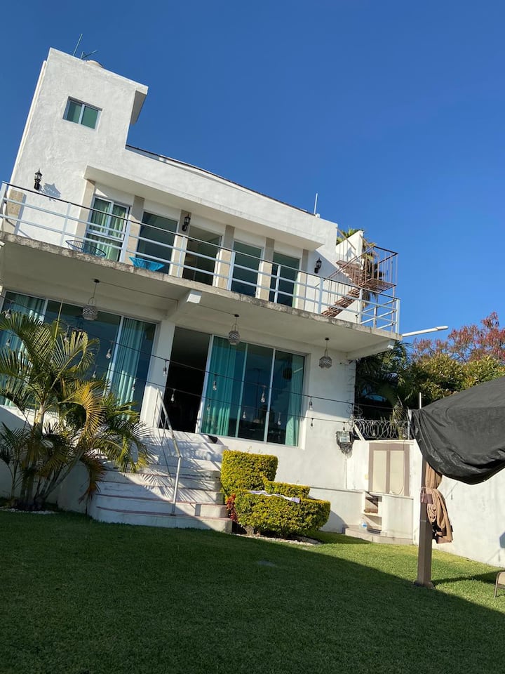 Grande , Bonita, Limpia, Segura. Alberca Templada. - Cuautla