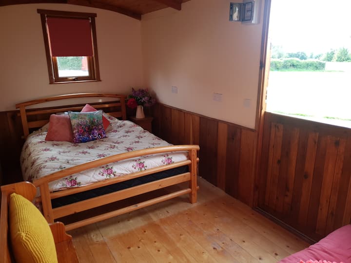 Shepherd's Hut At Glasson Glamping Farm - Athlone