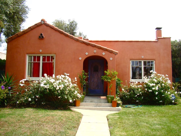 Charming Getaway Near Venice Beach - Santa Monica, CA