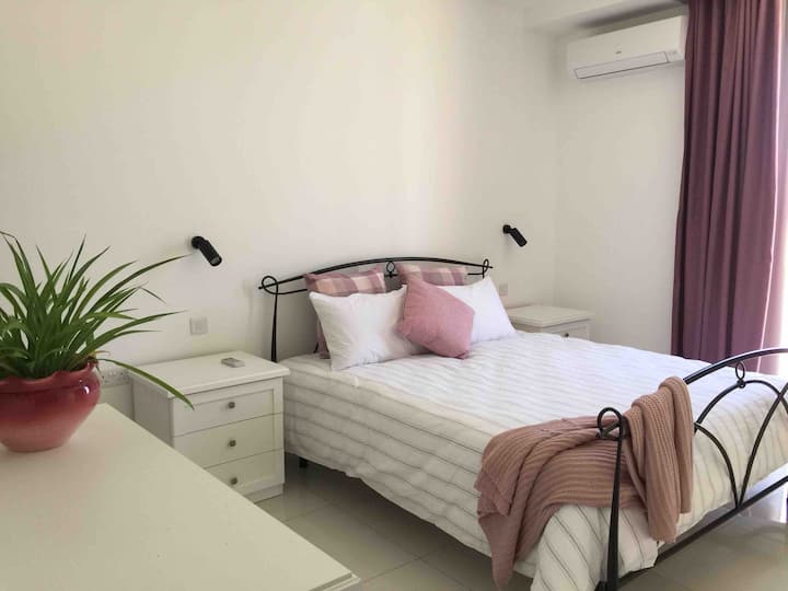 Pollux. A Bright Star Of An Apartment, A Real Gem! - Malta