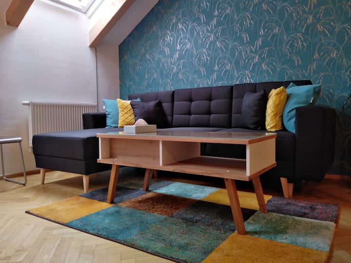 Stylish & Cosy * Great Location * 2 Bathrooms! - Prága