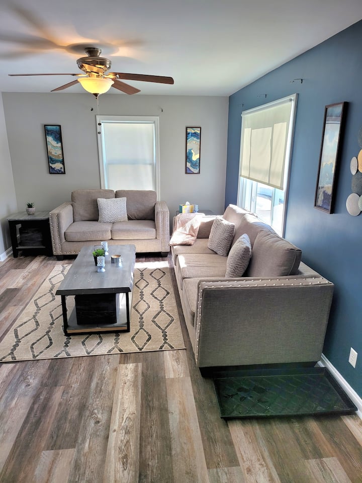 Clean 3 Br Home, No Cleaning Fee. - Canton, OH