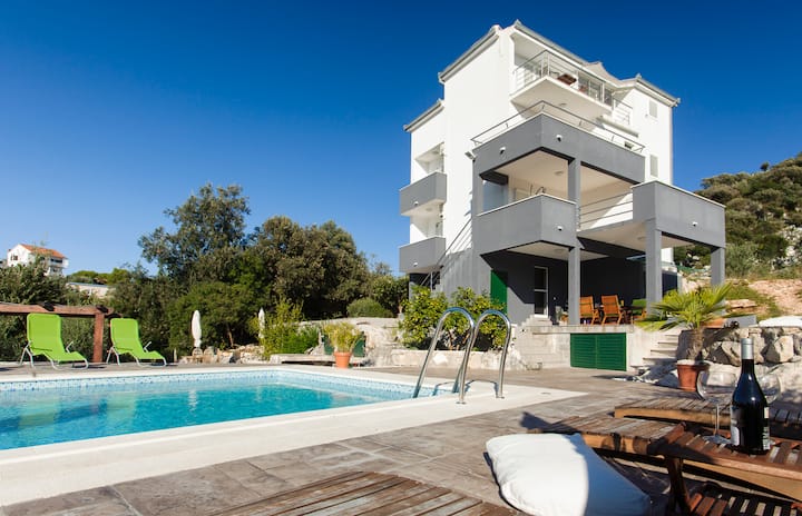 Cipra  Apartments Island Ciovo - Seget Vranjica