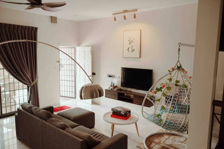 Batu Pahat See U Homestay (10-13pax) - Batu Pahat