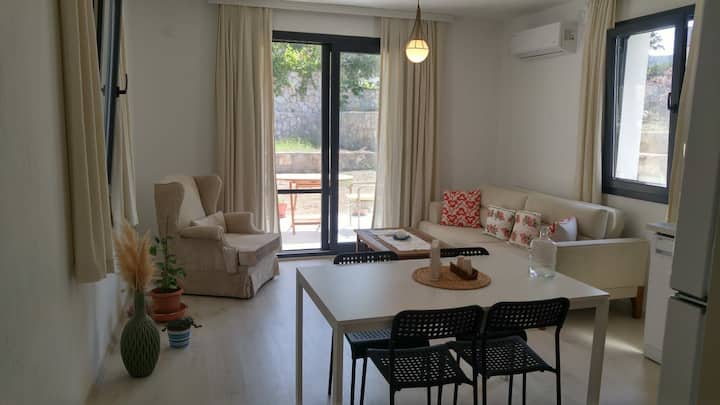 Datça - Bahçeli, Denize Yakın 2+1 Tatil Evi - Datça