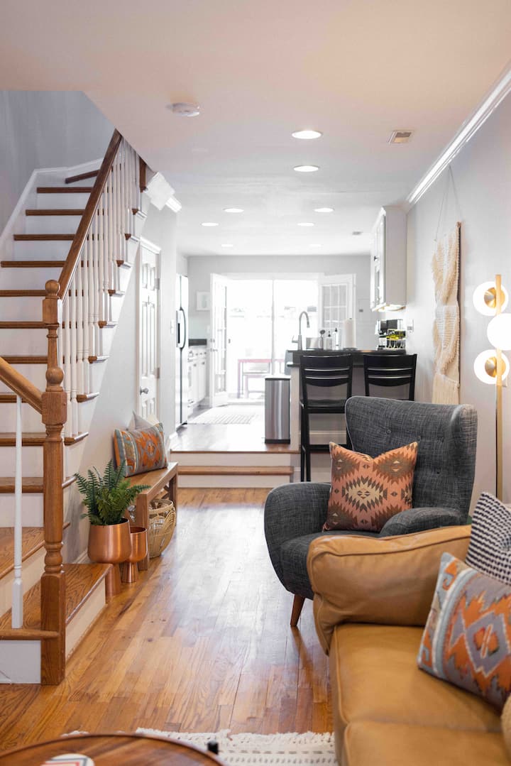 Boho Modern Townhouse W/ Roof Deck + Fire Pit - Baltimore, MD