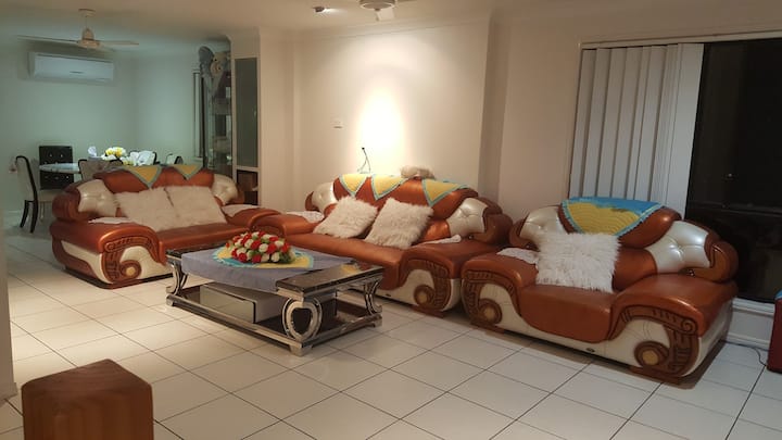 Bedroom 2, Queen Size Bed With Table & Study Light - Ipswich, Australia