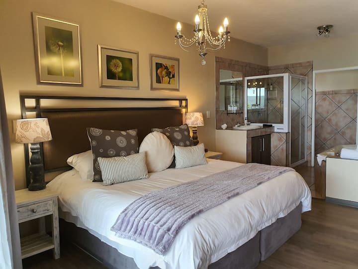 Modern Room Lagoon View Great For Lovebirds - Knysna