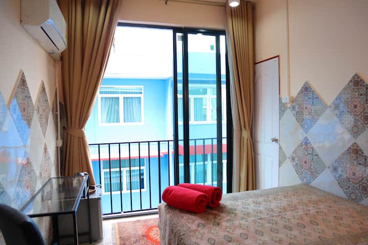 Sky 13 Cool Colorful And Private Mrt Central Bkk - Bangkok