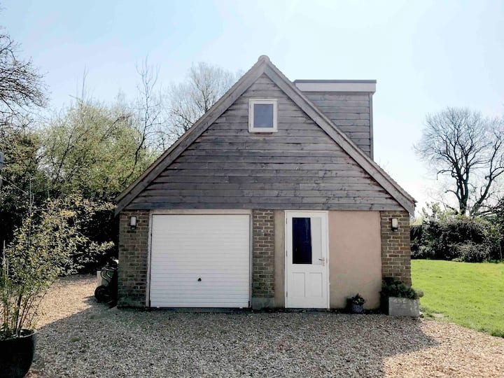 Charming Bijou Barn In Pretty Sussex Village - 奇切斯特